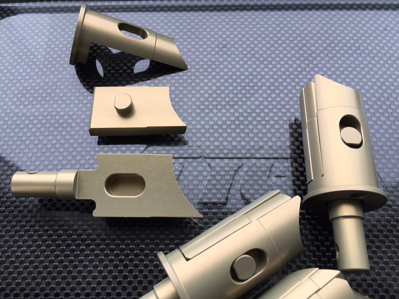 Suzuki RGV250 racing parts