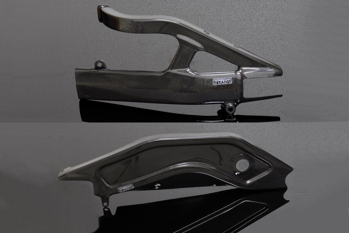 Carbon swing arm covers, Suzuki RGV250 VJ23 - TYGA Performance Parts Europe