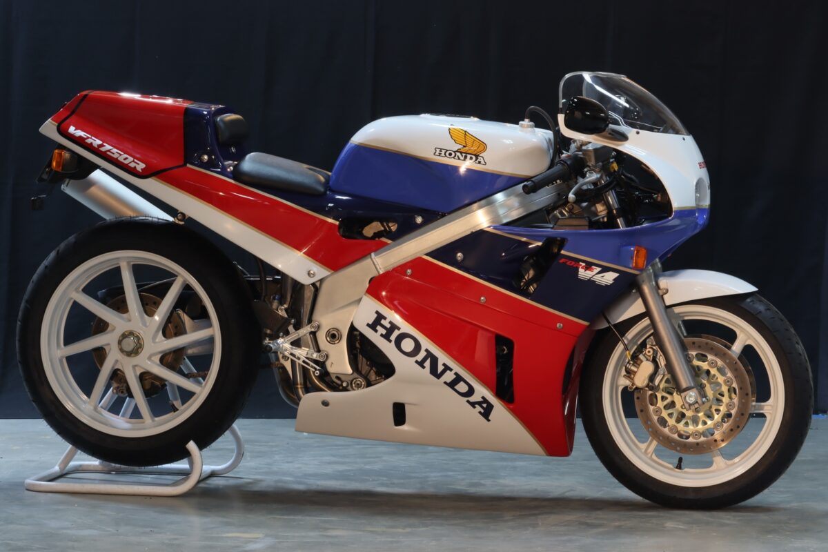 Bodywork Set 1, GRP, Painted RC36-2 RC30 Style, Street - TYGA ...